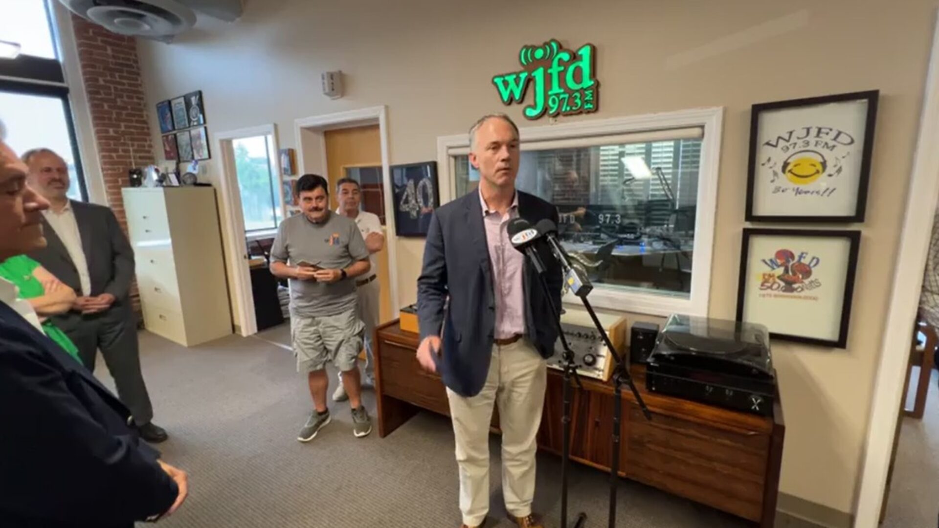 97.3 FM WJFD | Since 1975